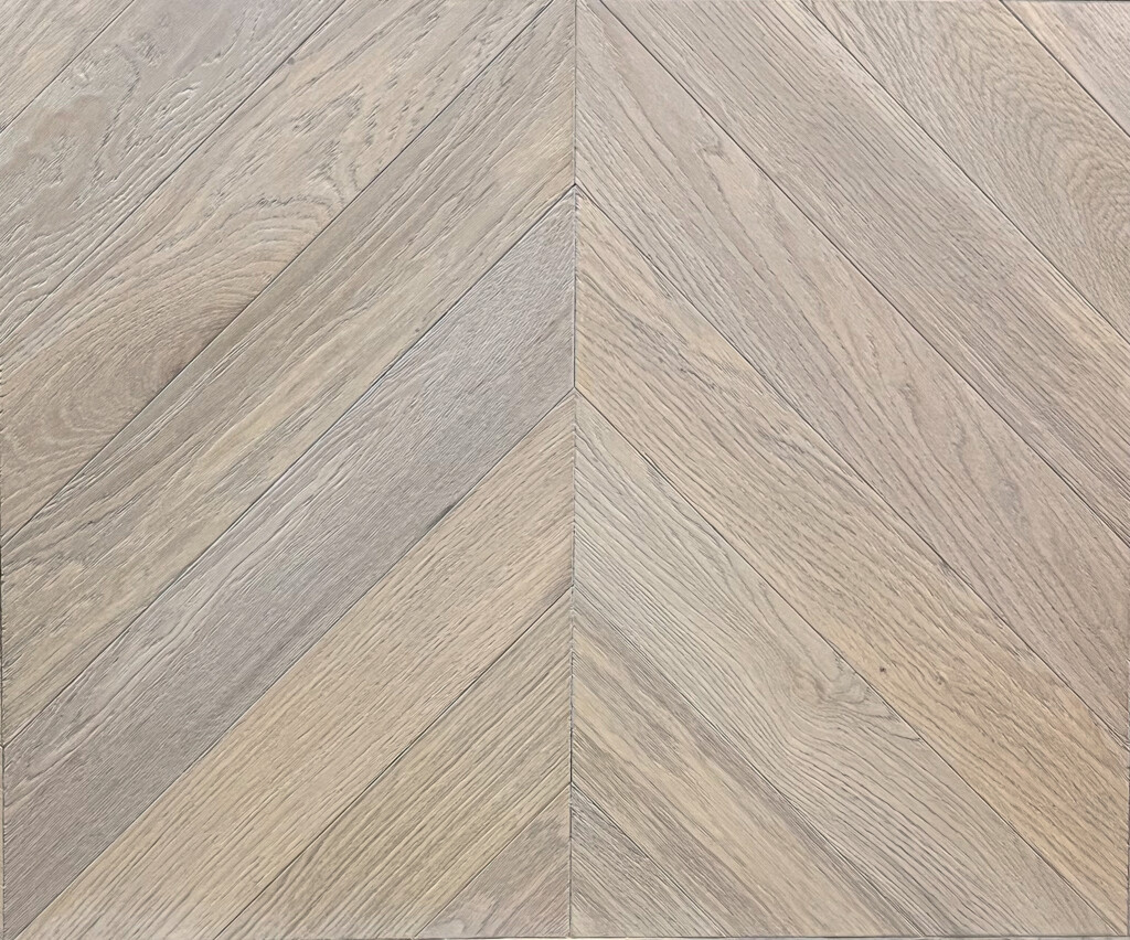 Oak Chevron – Color: Sadviken – Parwood
